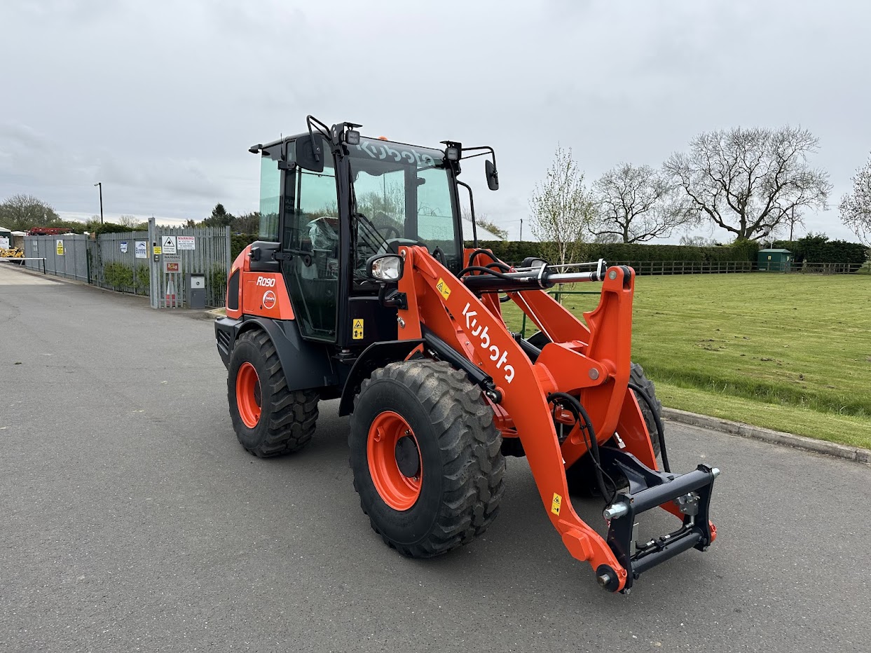 KUBOTA R090 WHEEL LOADER Online Shop | Irelands Group