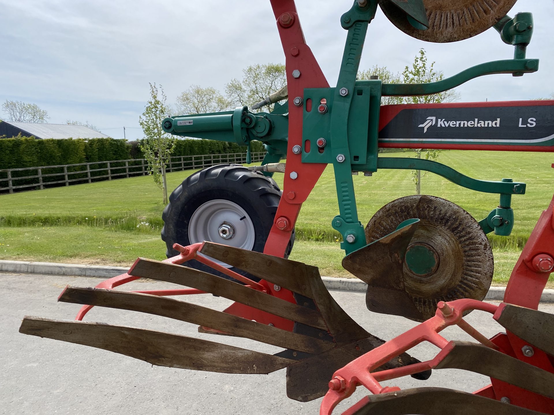 KVERNELAND PLOUGHS FOR HIRE | Irelands Group