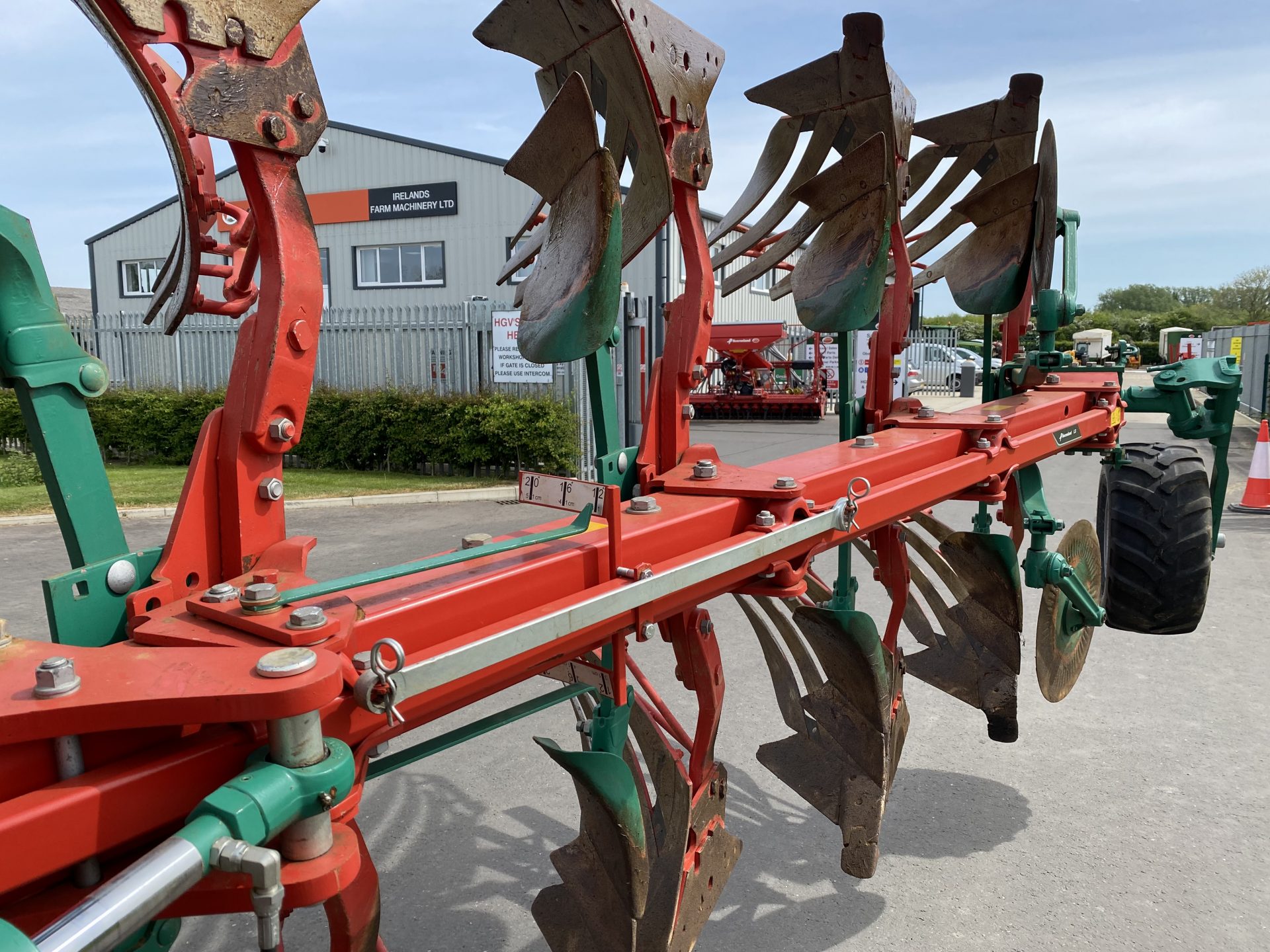 KVERNELAND PLOUGHS FOR HIRE | Irelands Group