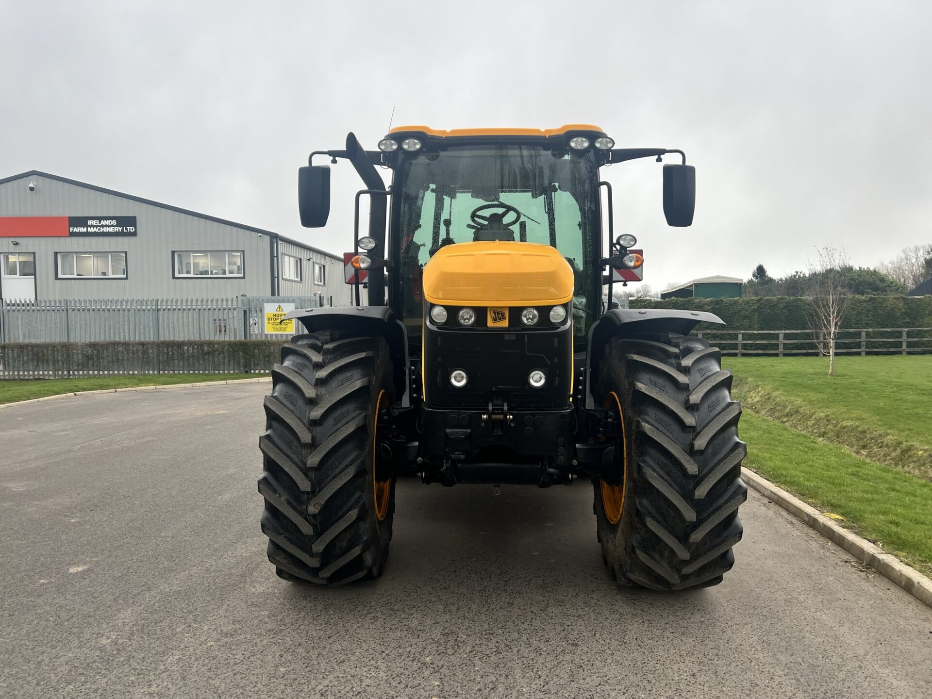 JCB FASTRAC 4220 TRACTOR FOR HIRE Online Shop | Irelands Group